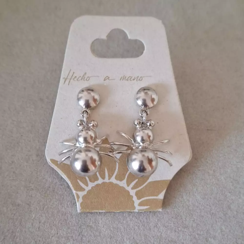 ARETAS ARAÑAS EN PLATA - La Plaza Morada