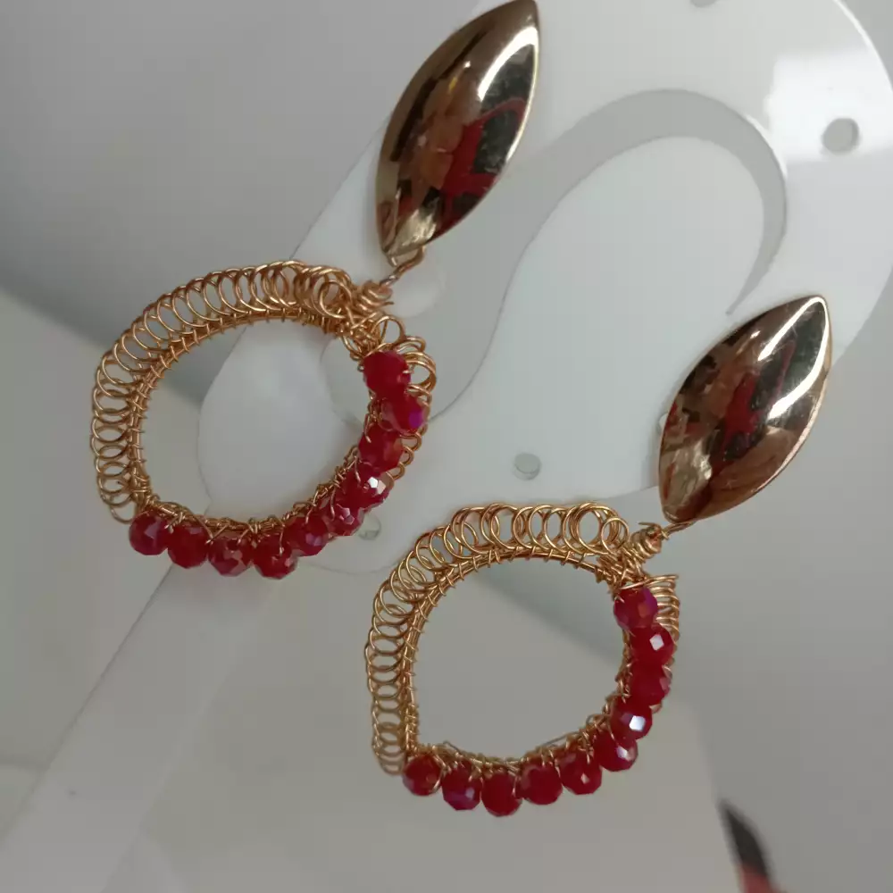 Arete En Ovalado En Alambrismo Con Cristal De Murano La Plaza Morada