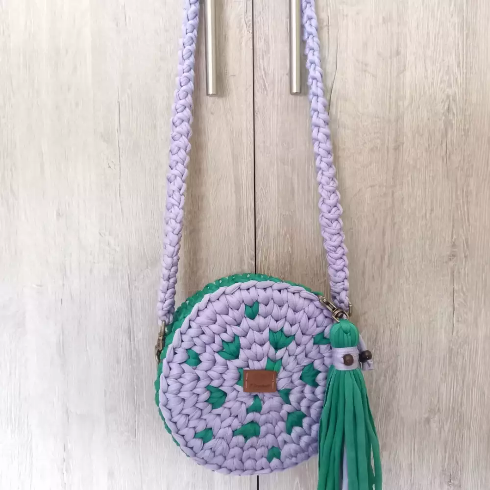 Bolso en Trapillo tejido a crochet LUNA LILA - La Plaza Morada