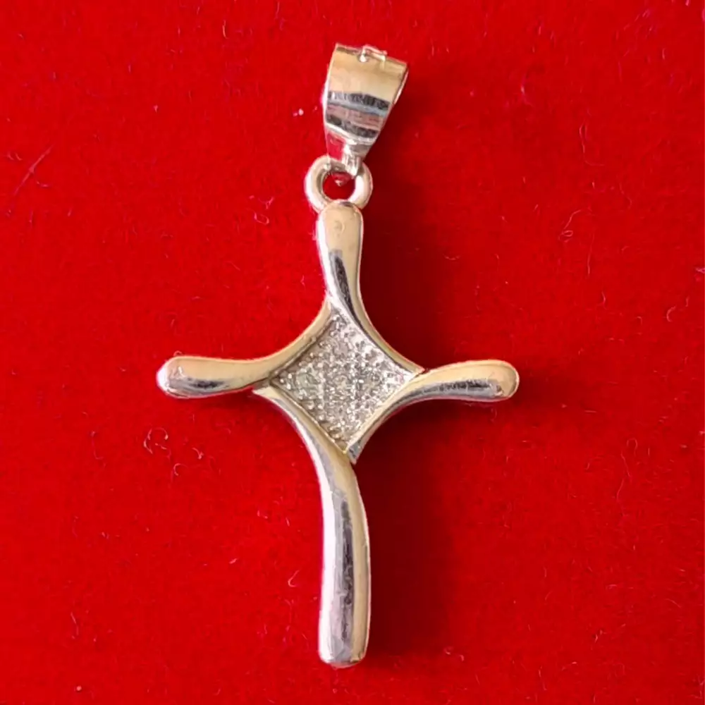 DIJE CRUZ PEQUEÑA - La Plaza Morada