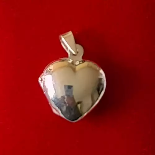 DIJE RELICARIO CORAZÓN - La Plaza Morada